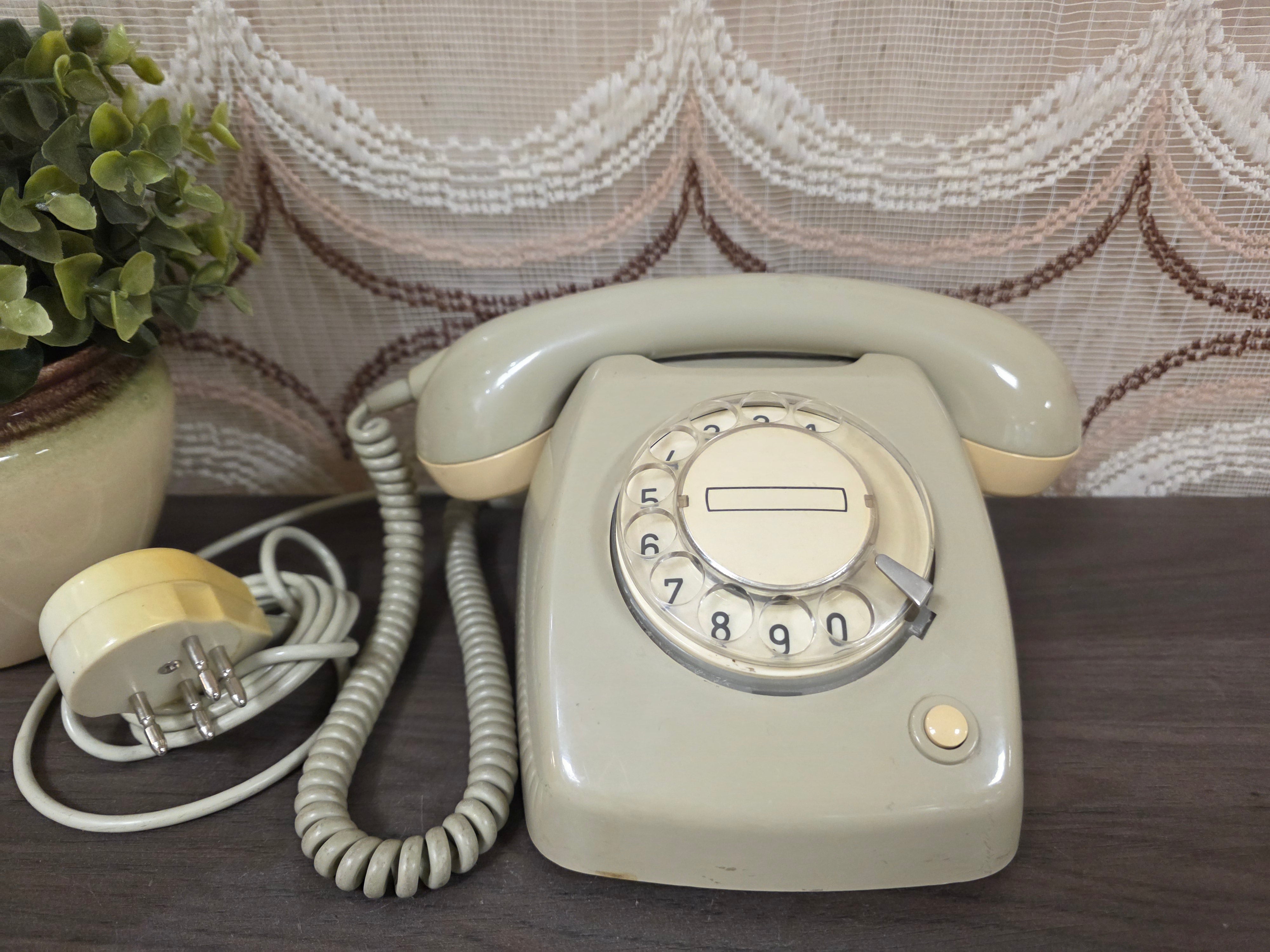 Vintage PTT T65 telefoon originele draaischijf jaren 70 – Het is ...