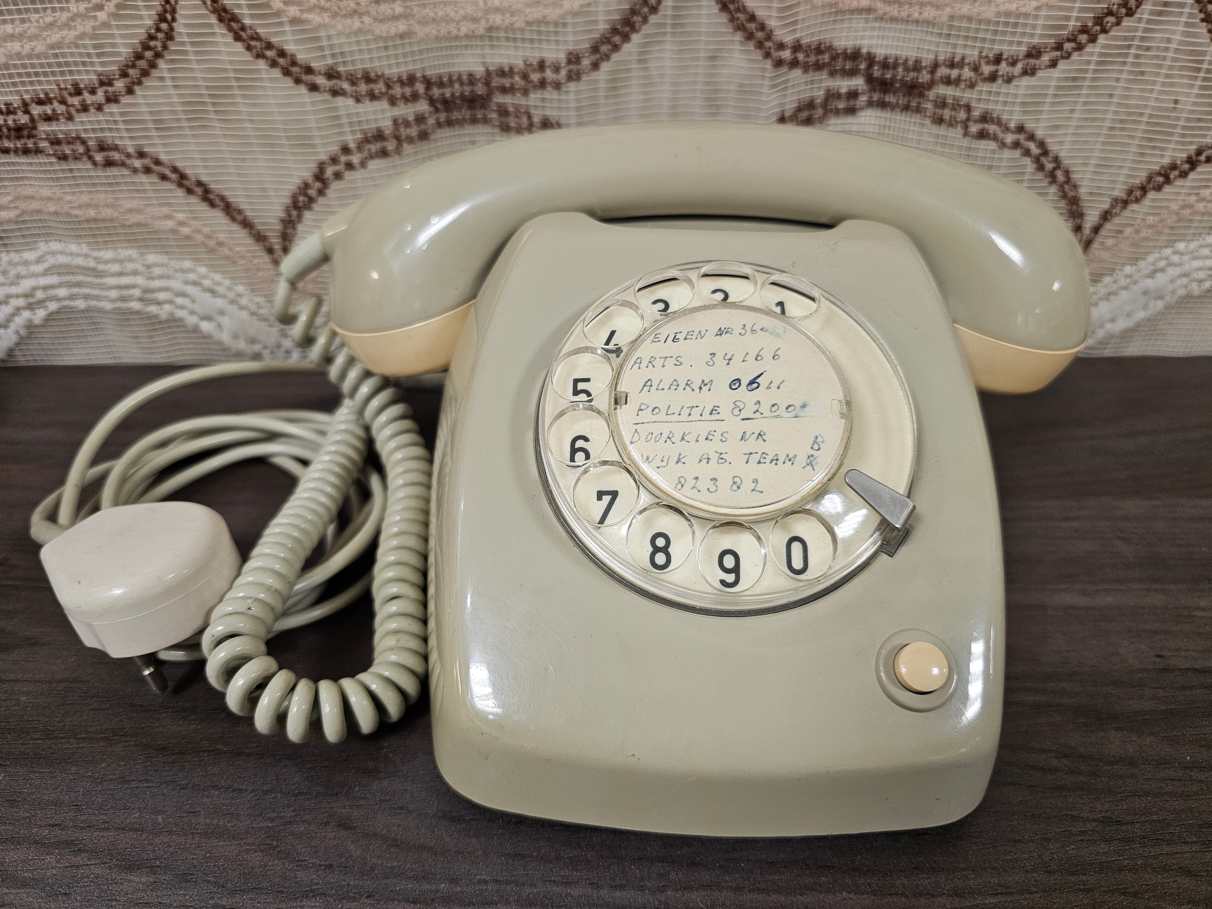 Vintage PTT T65 telefoon originele draaischijf jaren 70 – Het is ...